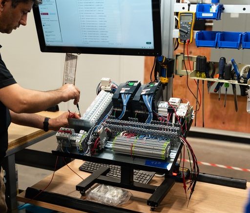 The Difference Between Panel Shops & Contract Manufacturers